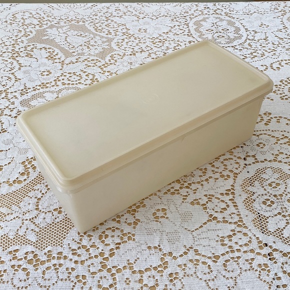 Tupperware | Kitchen | Vintage Tupperware Bread Keeper | Poshmark
